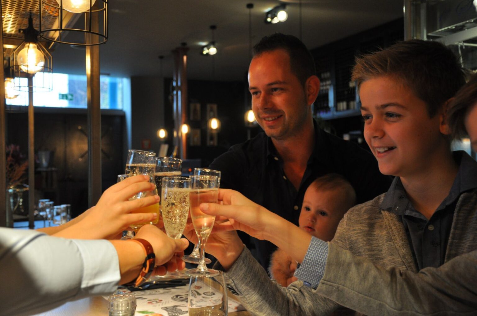 Wima Schelle | Wima | Bowlen en Lekker Eten | Boomsesteenweg A12 shopping